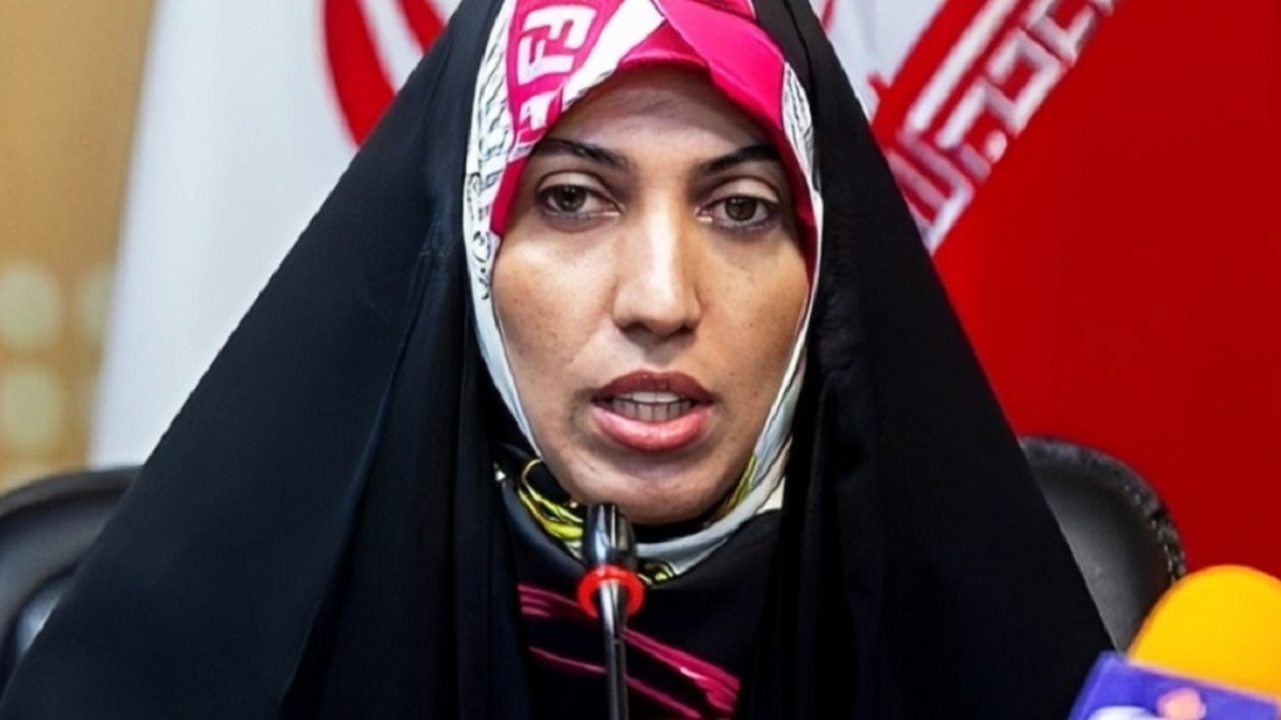 توهین بی سابقه آمنه سادات ذبیح پور به احمدی‌نژاد جنجانی شد عکس
