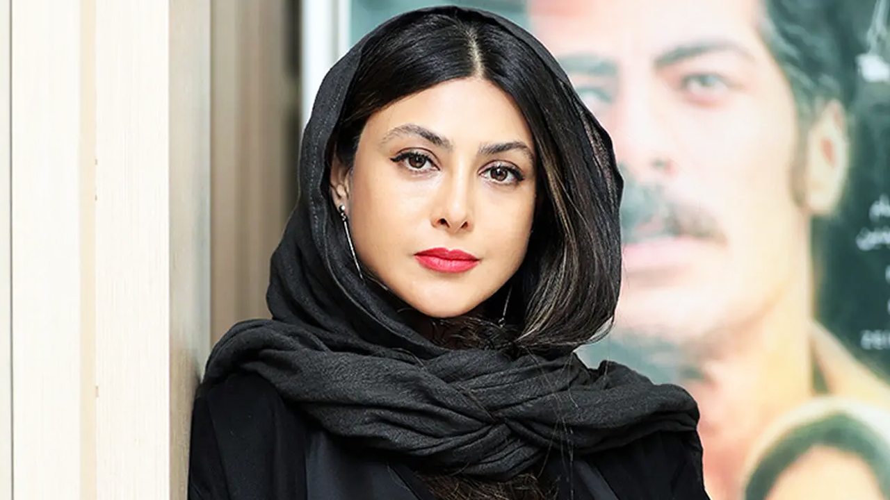 میکاپ عجیب و غریب آزاده صمدی با آرایش چشم متضاد عکس